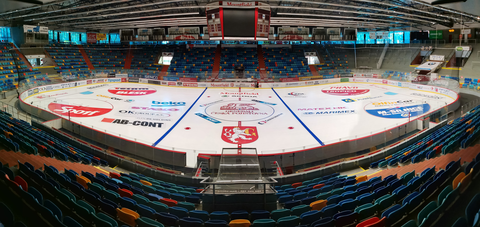 Zápasy se blíží! Jak probíhá příprava ledu v ČPP Aréně? | Mountfield HK