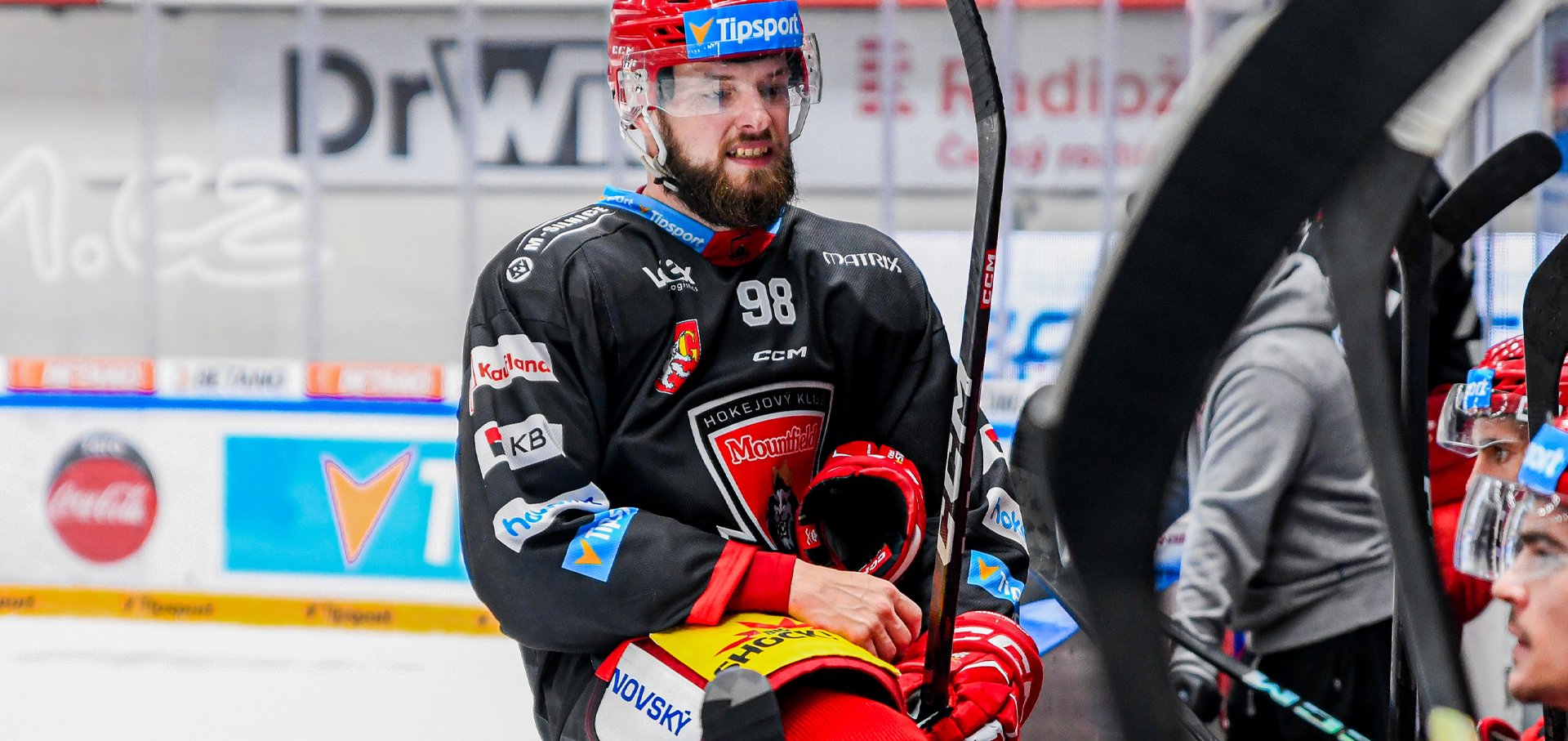 Den druhý. Ponaučit se a dělat jim problémy, velí Radovan Pavlík ...